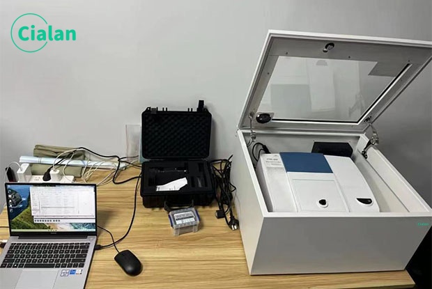 ATR FTIR Spectrometer