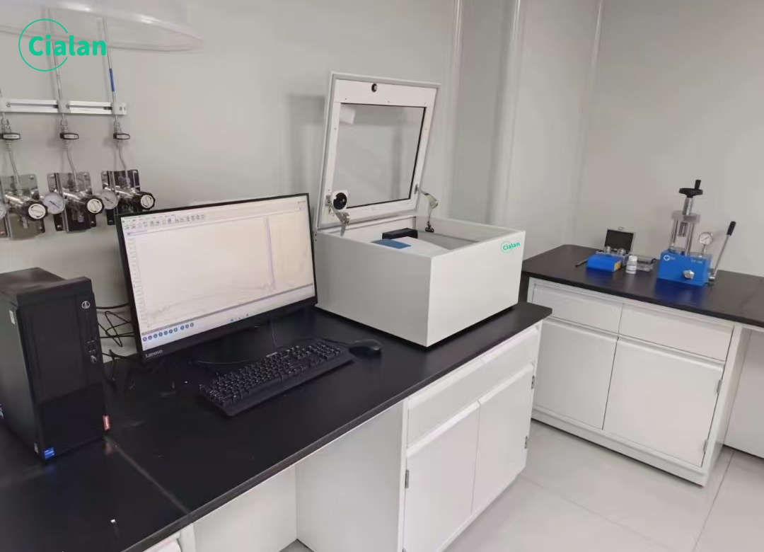 ATR FTIR Spectrometer